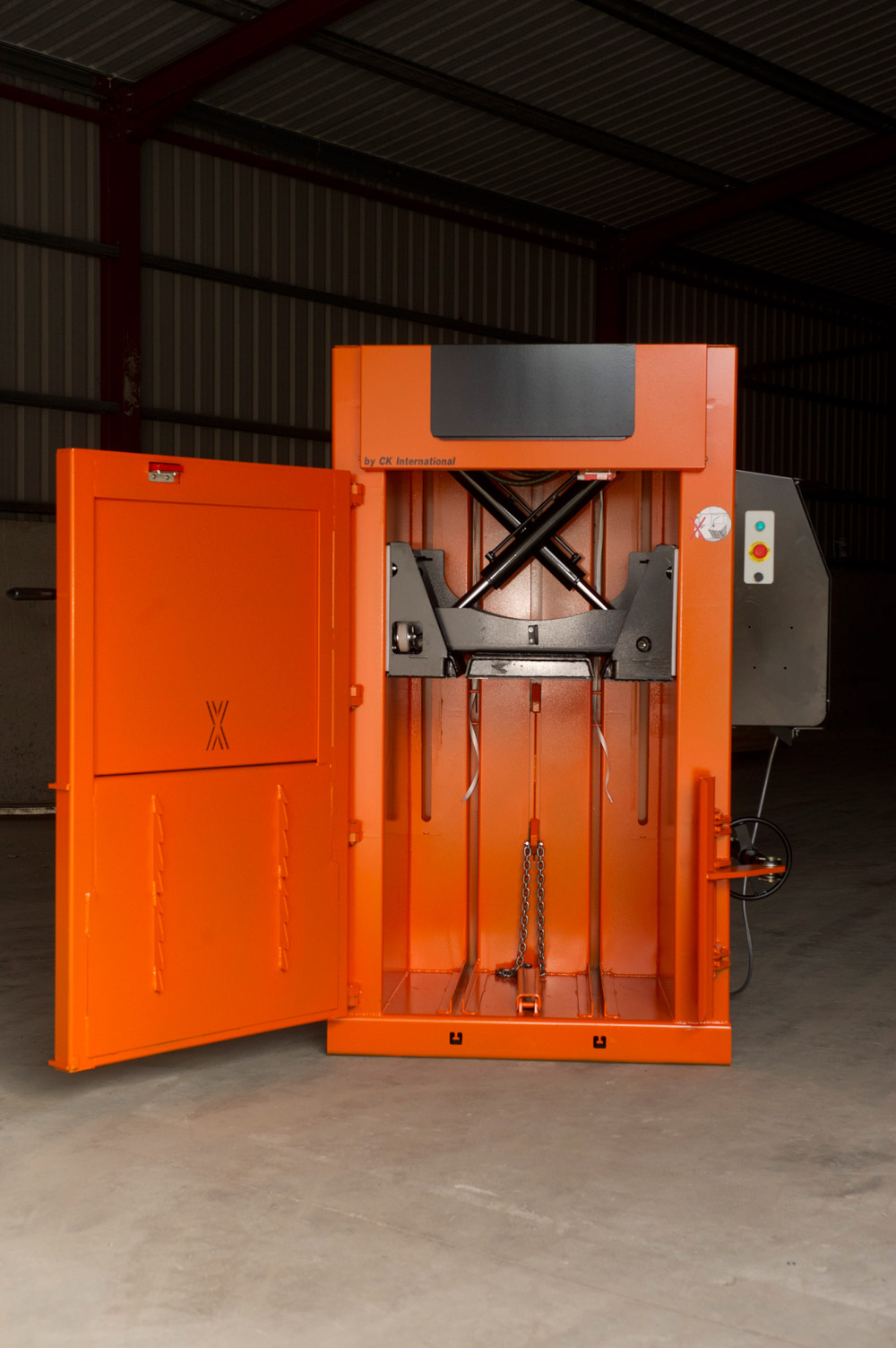 CK International Ltd. - CK 600HFE - Baler